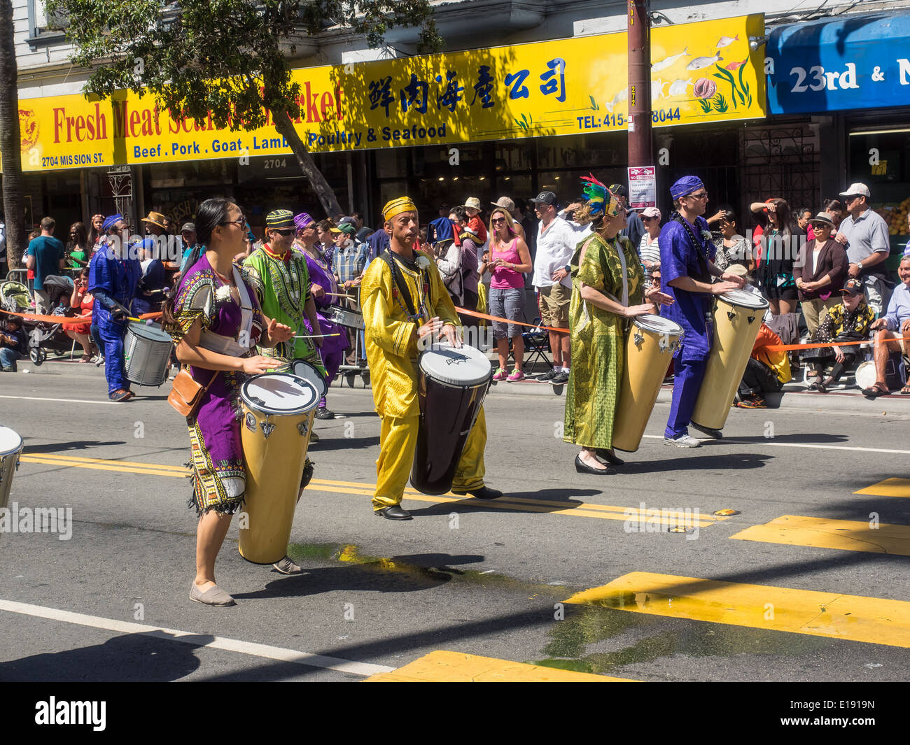 SAN FRANCISCO, CA/USA - MAY 25: San Francisco Carnaval Grand Parade on ...