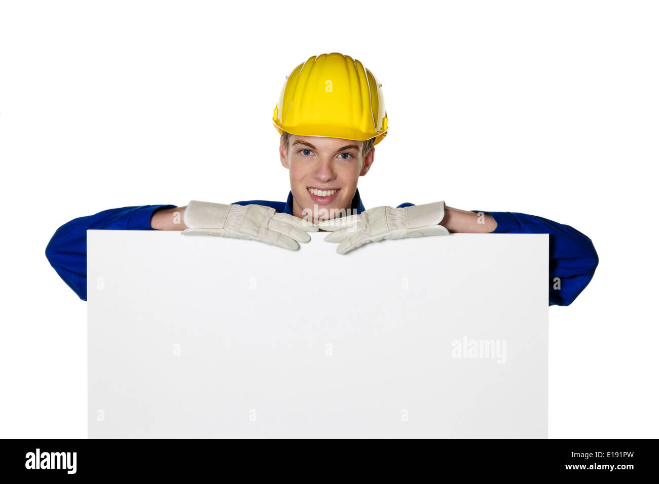 Ein Lehrling / Azubi als Handwerker mit leerer Tafel Stock Photo - Alamy