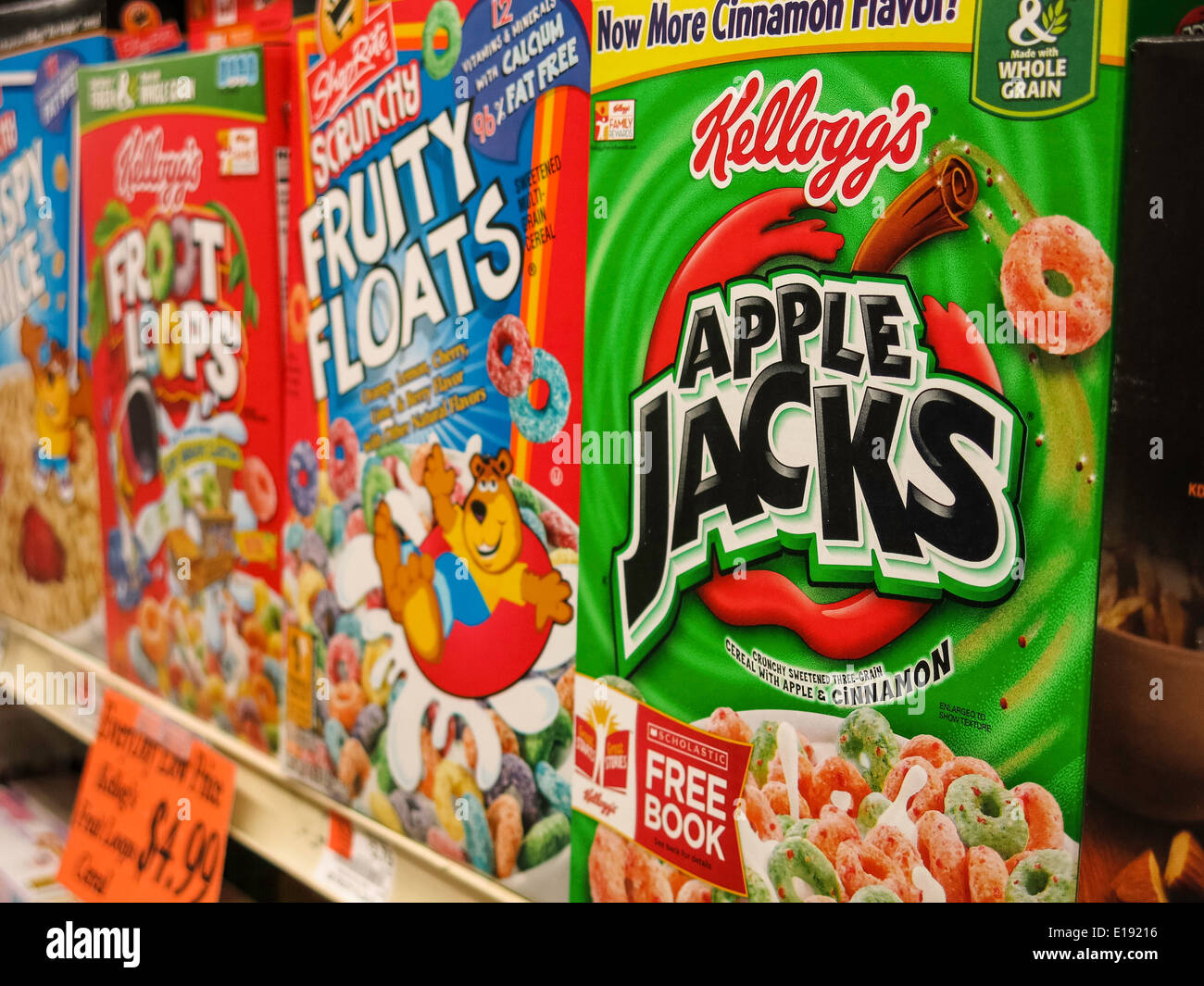 Kelloggs cereal display sale boxes hi-res stock photography and images ...