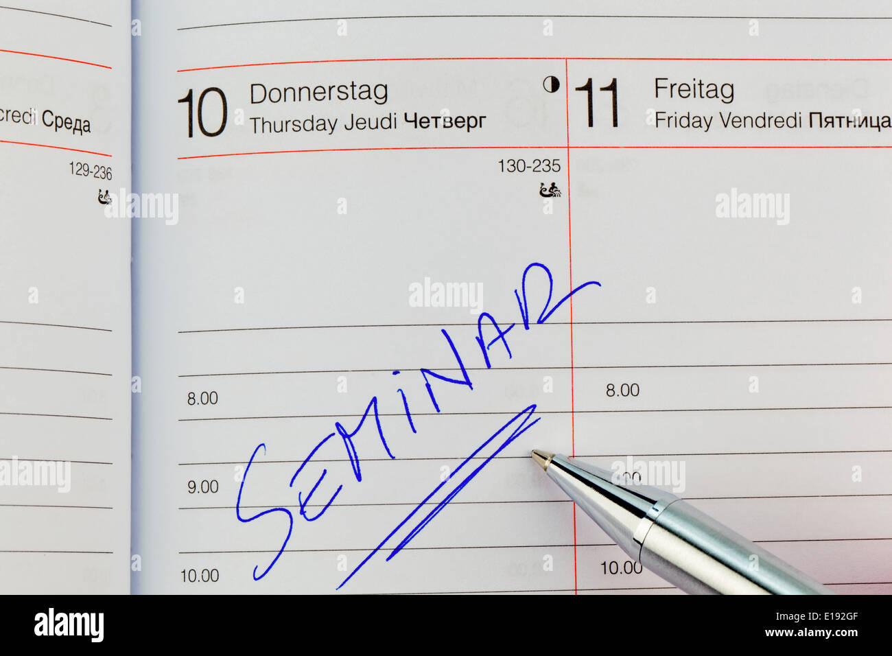 Ein Termin ist in einem Kalender eingetragen: Seminar Stock Photo - Alamy
