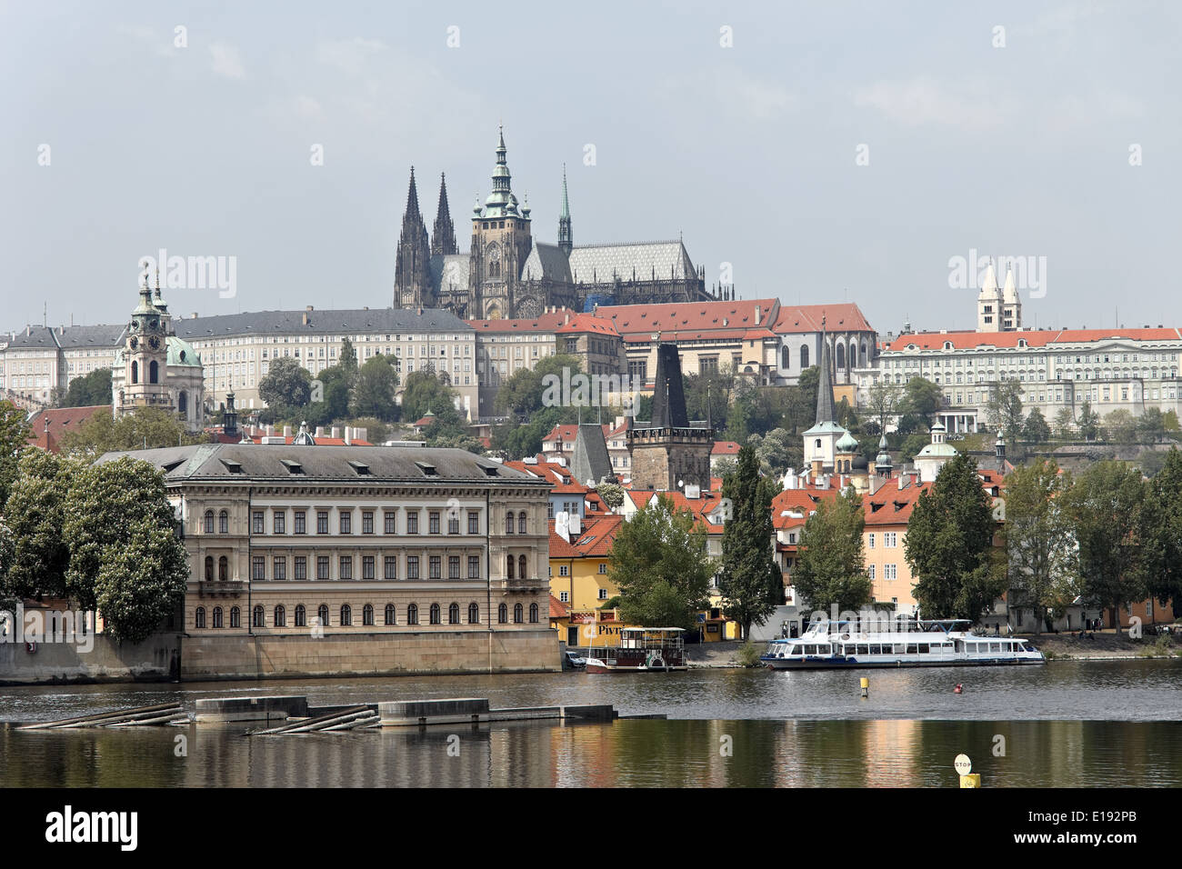 Prag, Karlsbr¸cke mit Prager Burg, Hradschin Stock Photo - Alamy