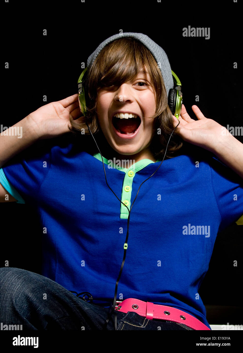 Loud music hi-res stock photography and images - Alamy