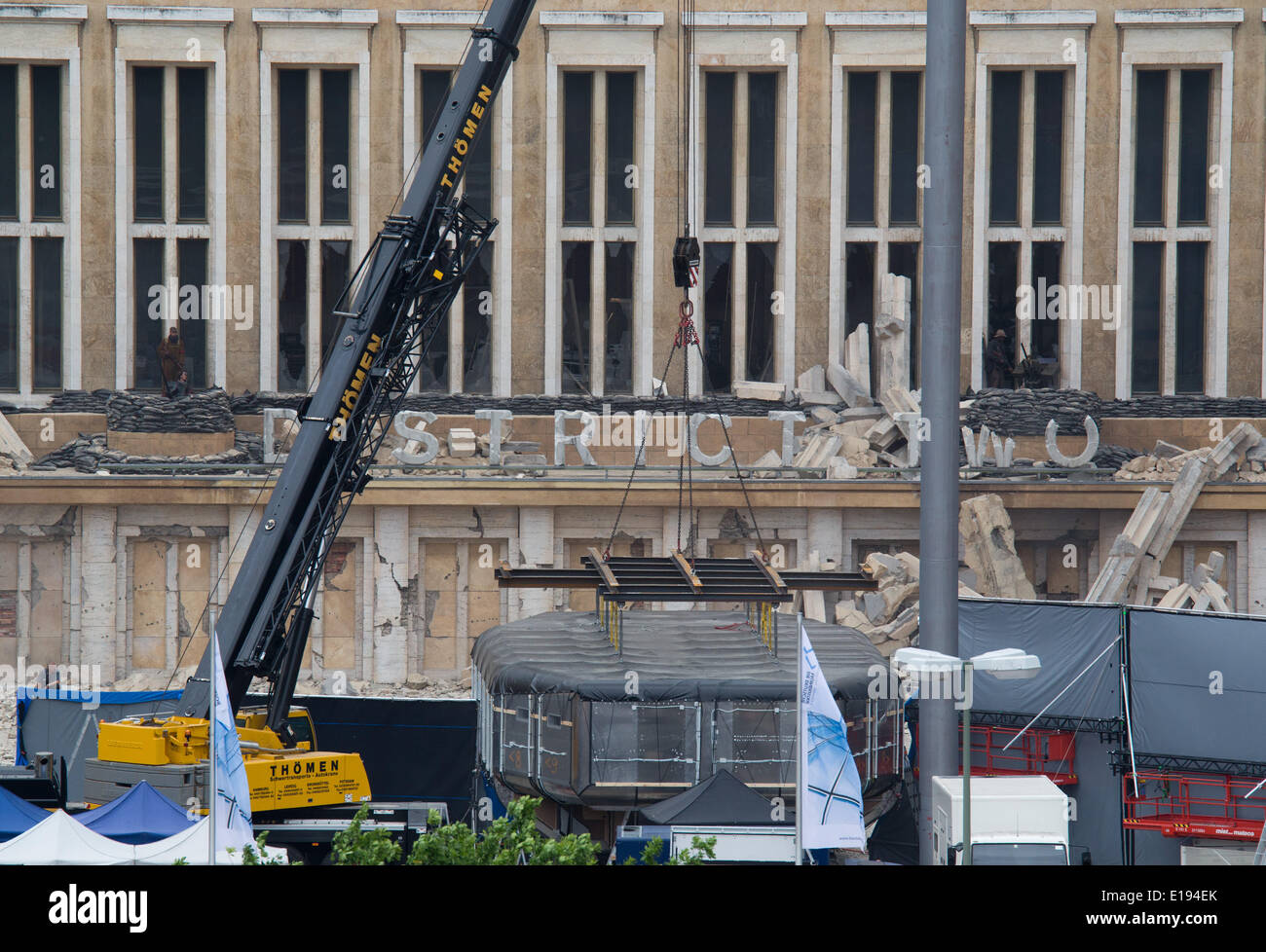 The hunger games movie set hi-res stock photography and images - Alamy