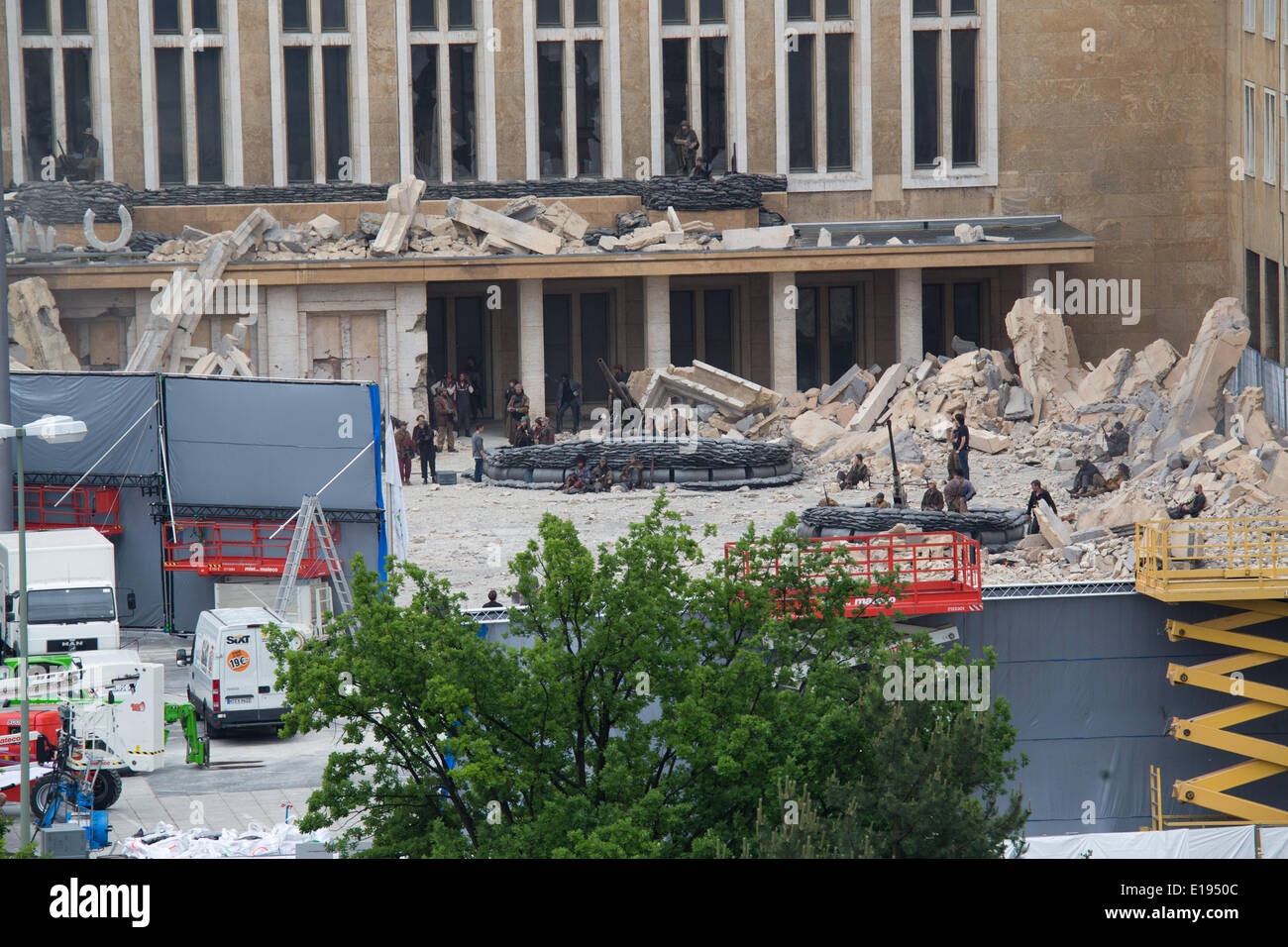 The hunger games movie set hi-res stock photography and images - Alamy