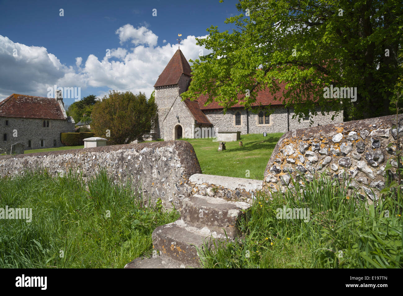 East dean all saints church hi-res stock photography and images - Alamy