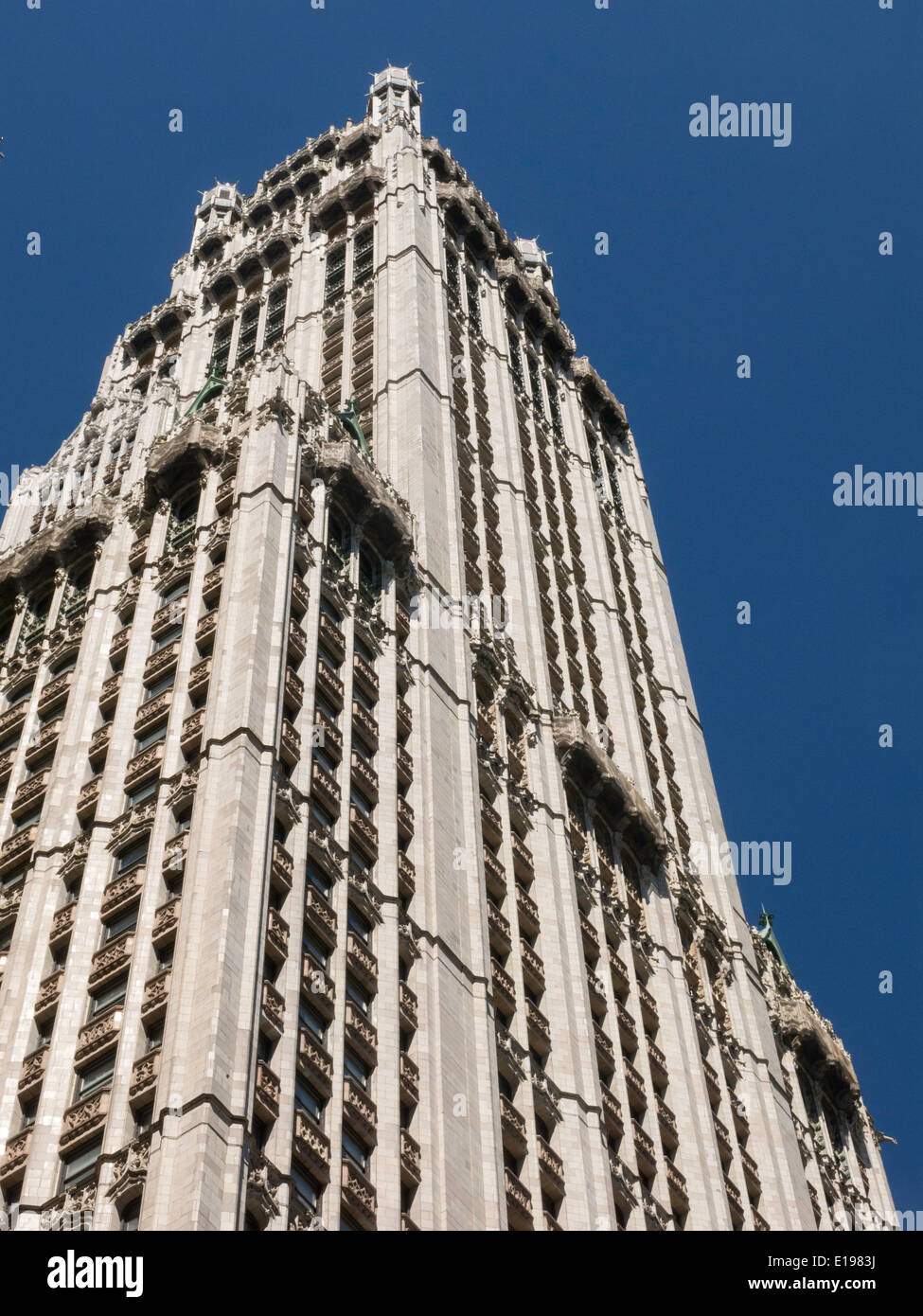 The woolworth tower hi-res stock photography and images - Alamy