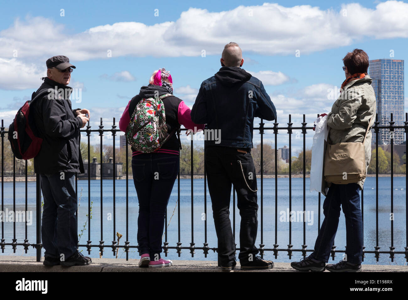 Tourists Flock to View The Reservoir in Central Park, NYC, USA Stock ...