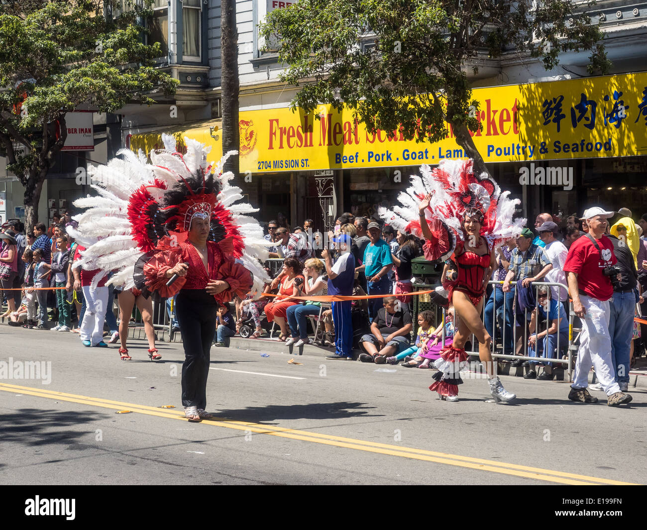 SAN FRANCISCO, CA/USA - MAY 25: San Francisco Carnaval Grand Parade on ...