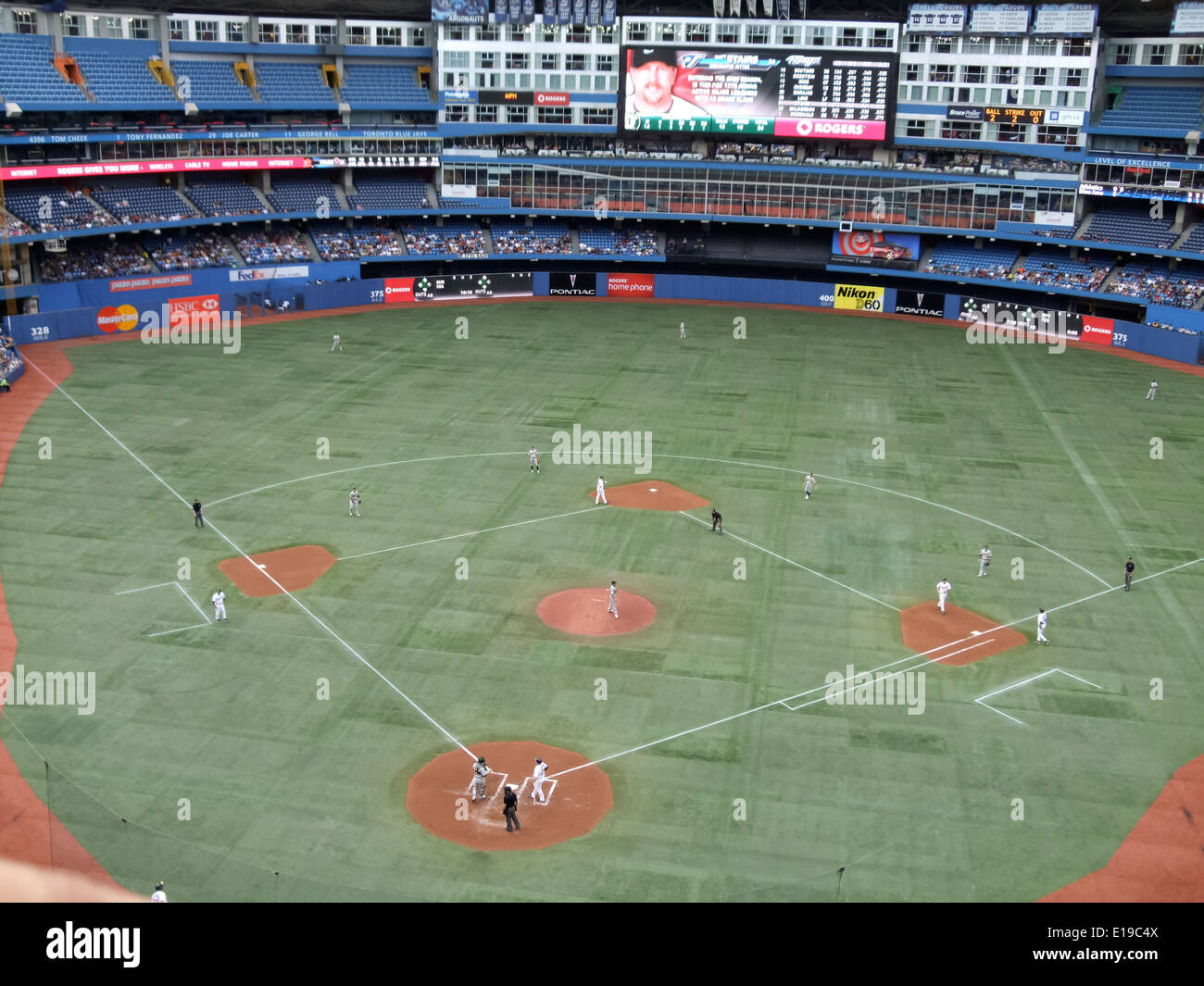 Sportsman playing baseball hi-res stock photography and images - Alamy