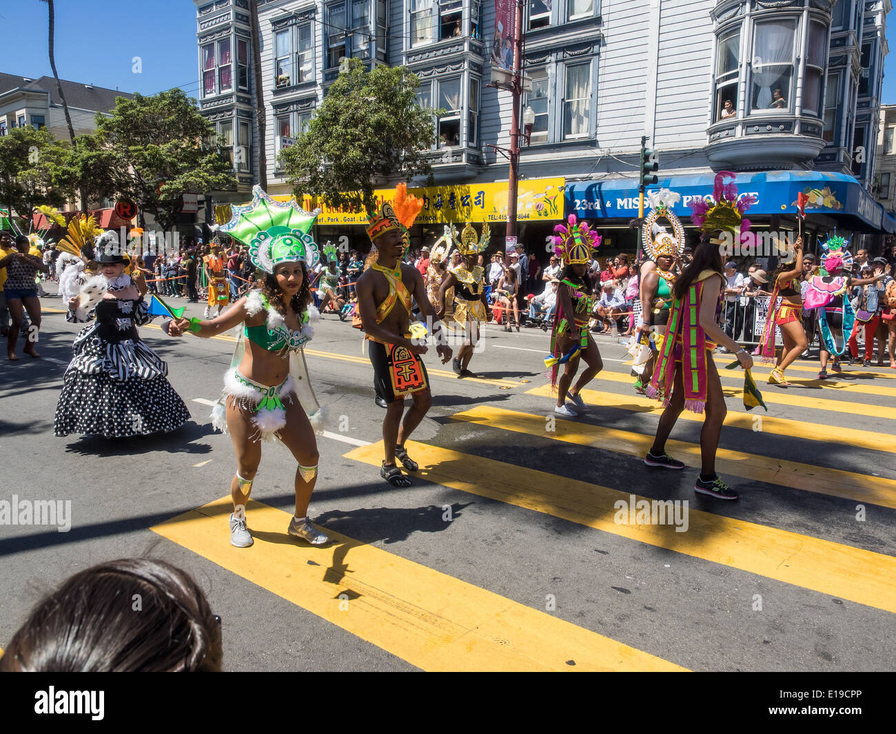 SAN FRANCISCO, CA/USA - MAY 25: San Francisco Carnaval Grand Parade on ...