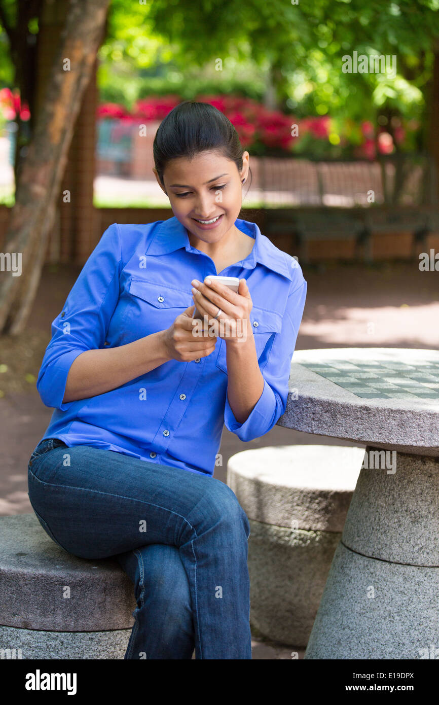 Girl texts hi-res stock photography and images - Alamy
