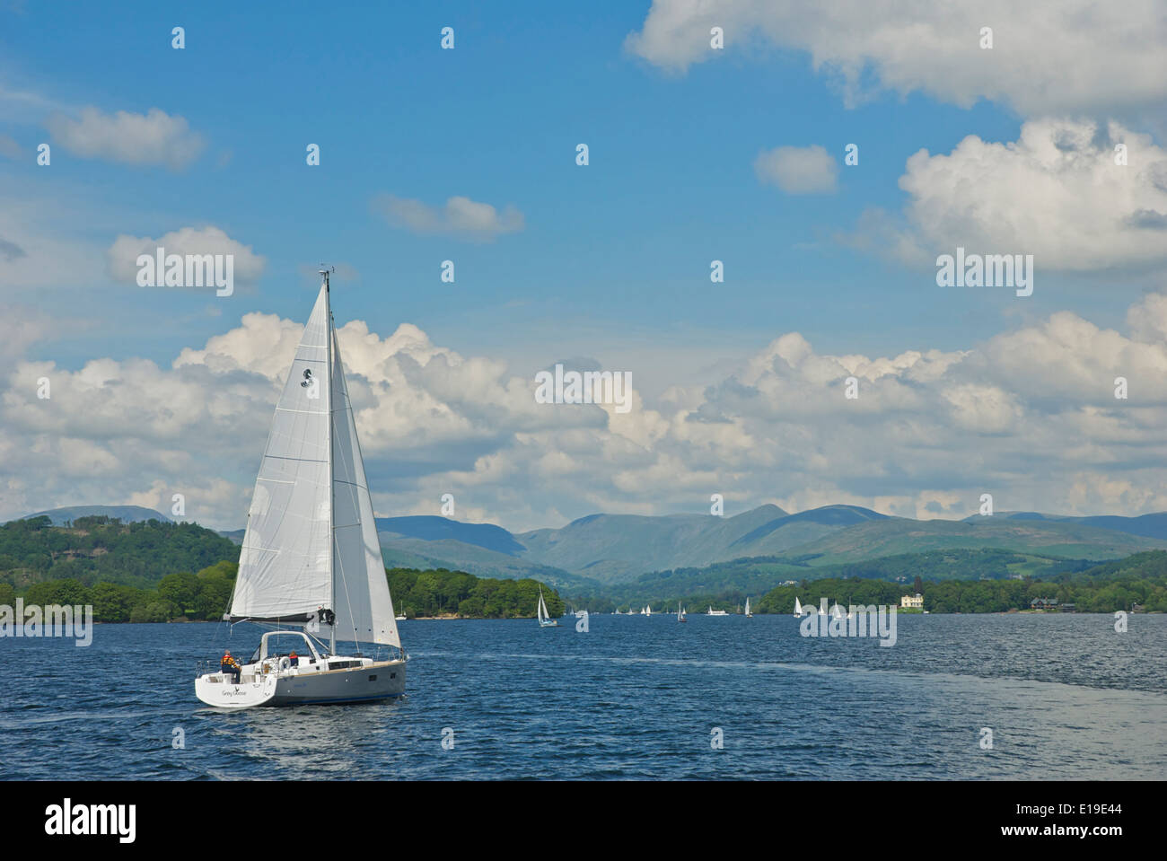 Yachts sailing on Lake Windermere, Lake District National Park, Cumbria ...
