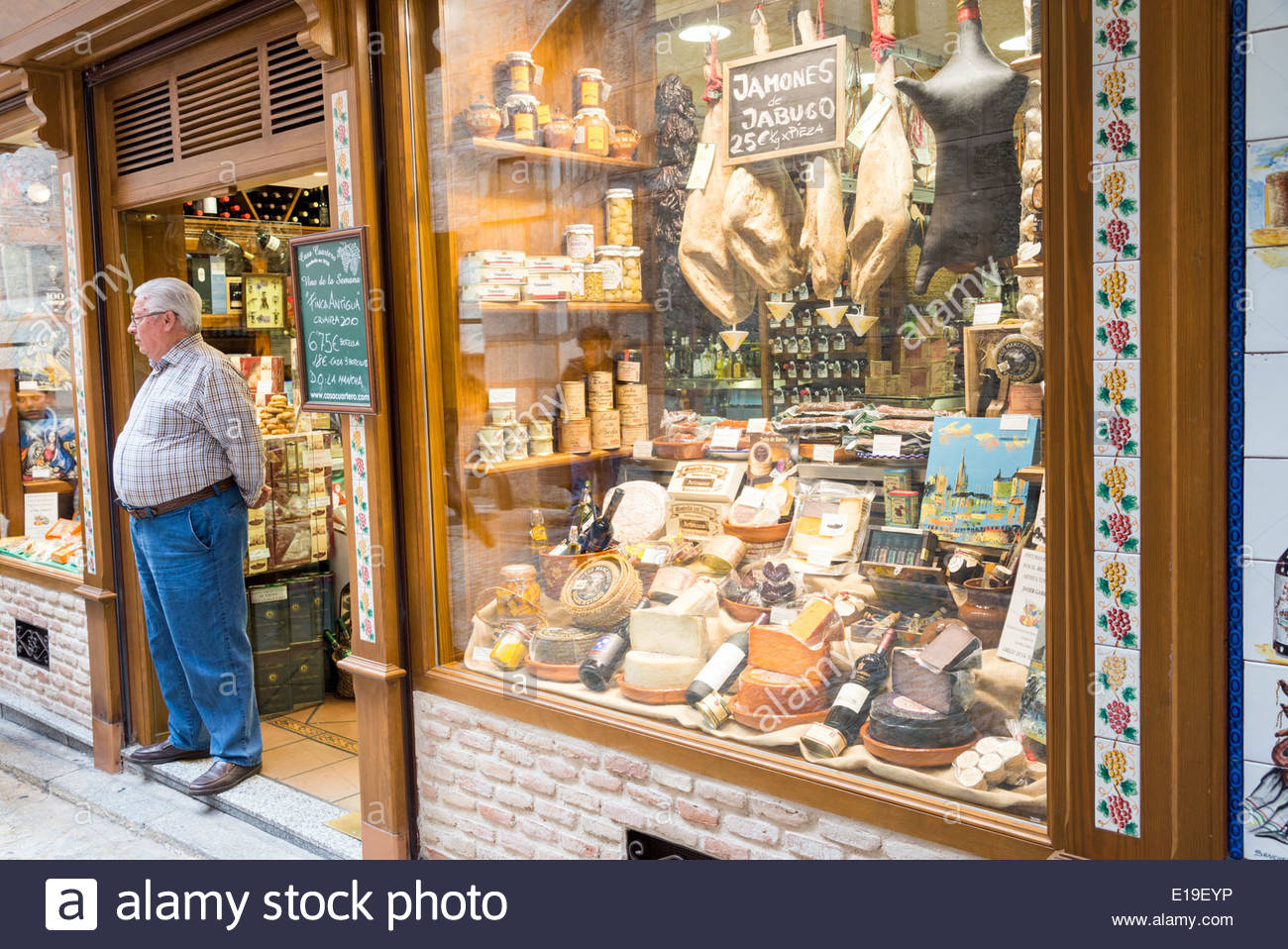Traditional Grocery Store Stock Photos & Traditional Grocery Store ...