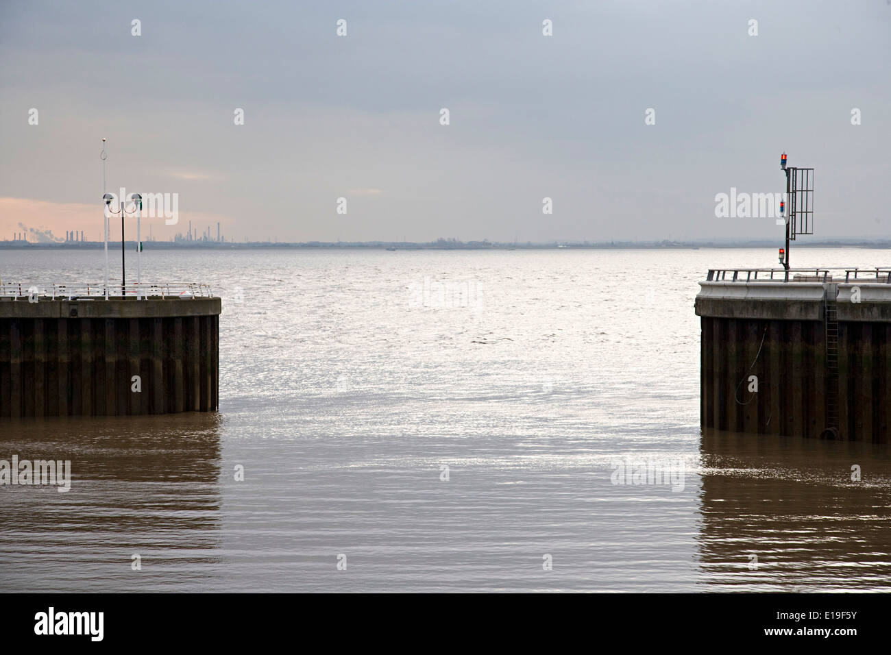River hull humber hi-res stock photography and images - Alamy