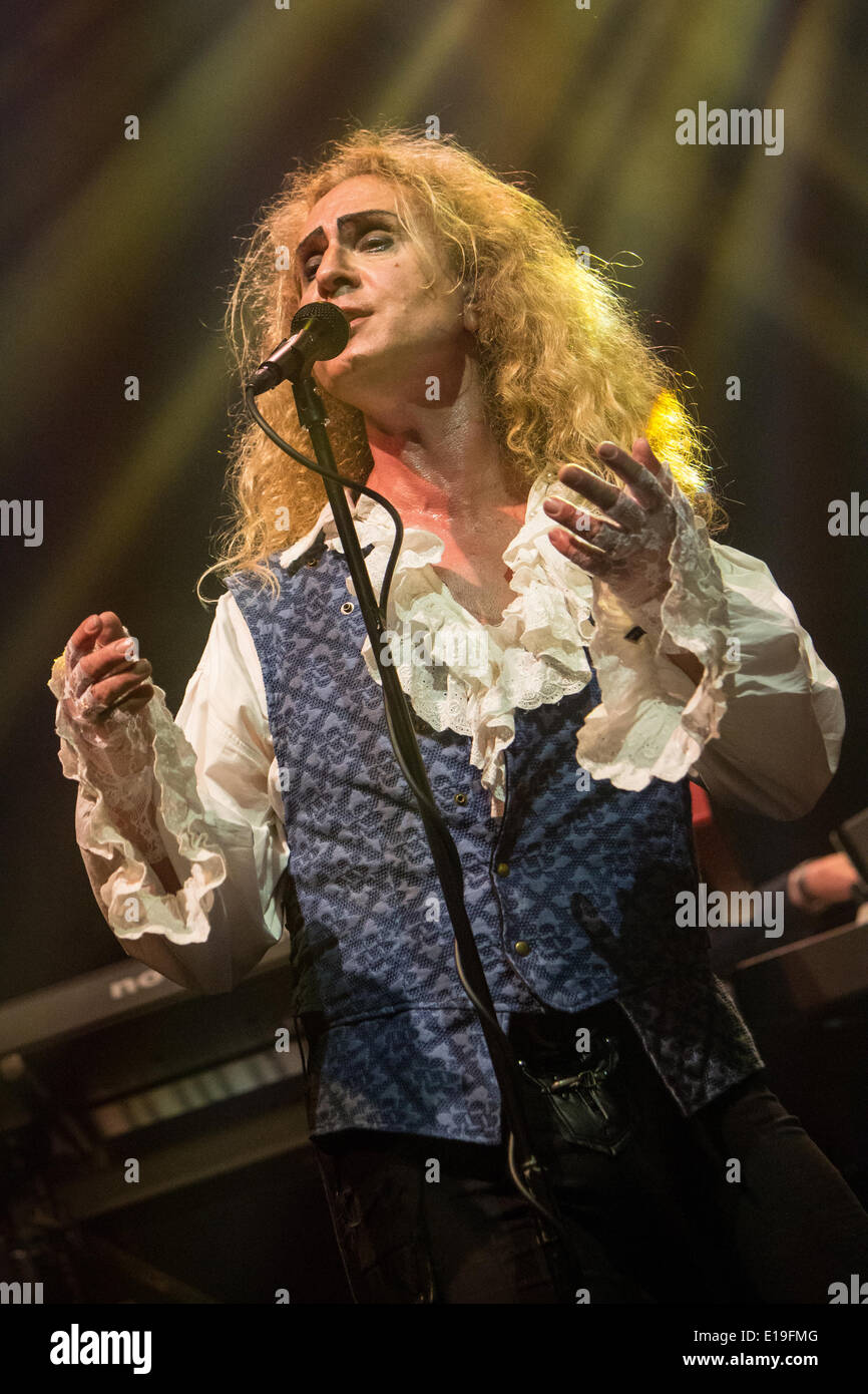 Gary Hackett High Resolution Stock Photography and Images - Alamy