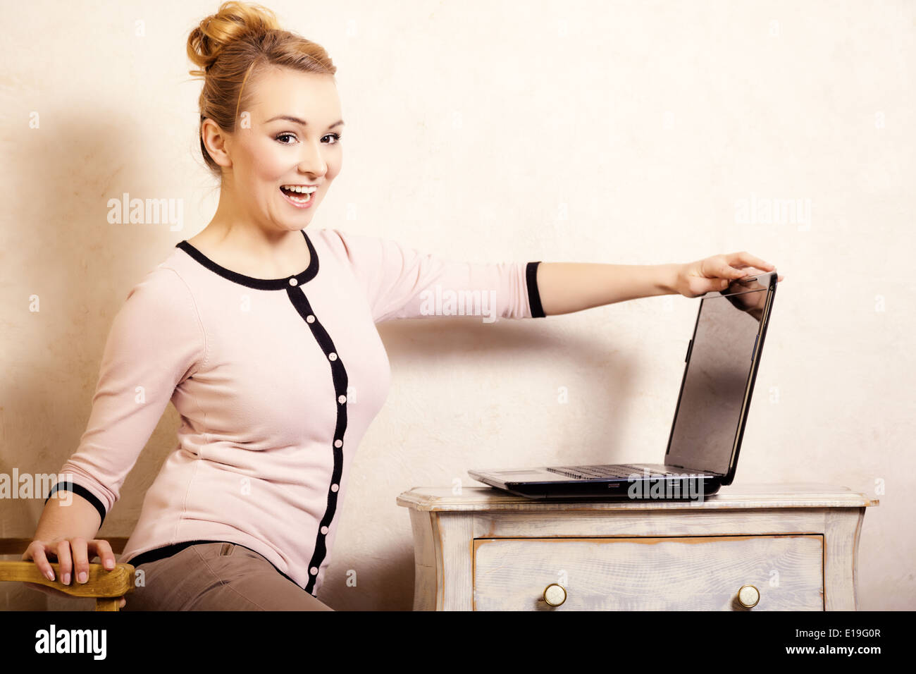 Business woman using computer Stock Photo - Alamy
