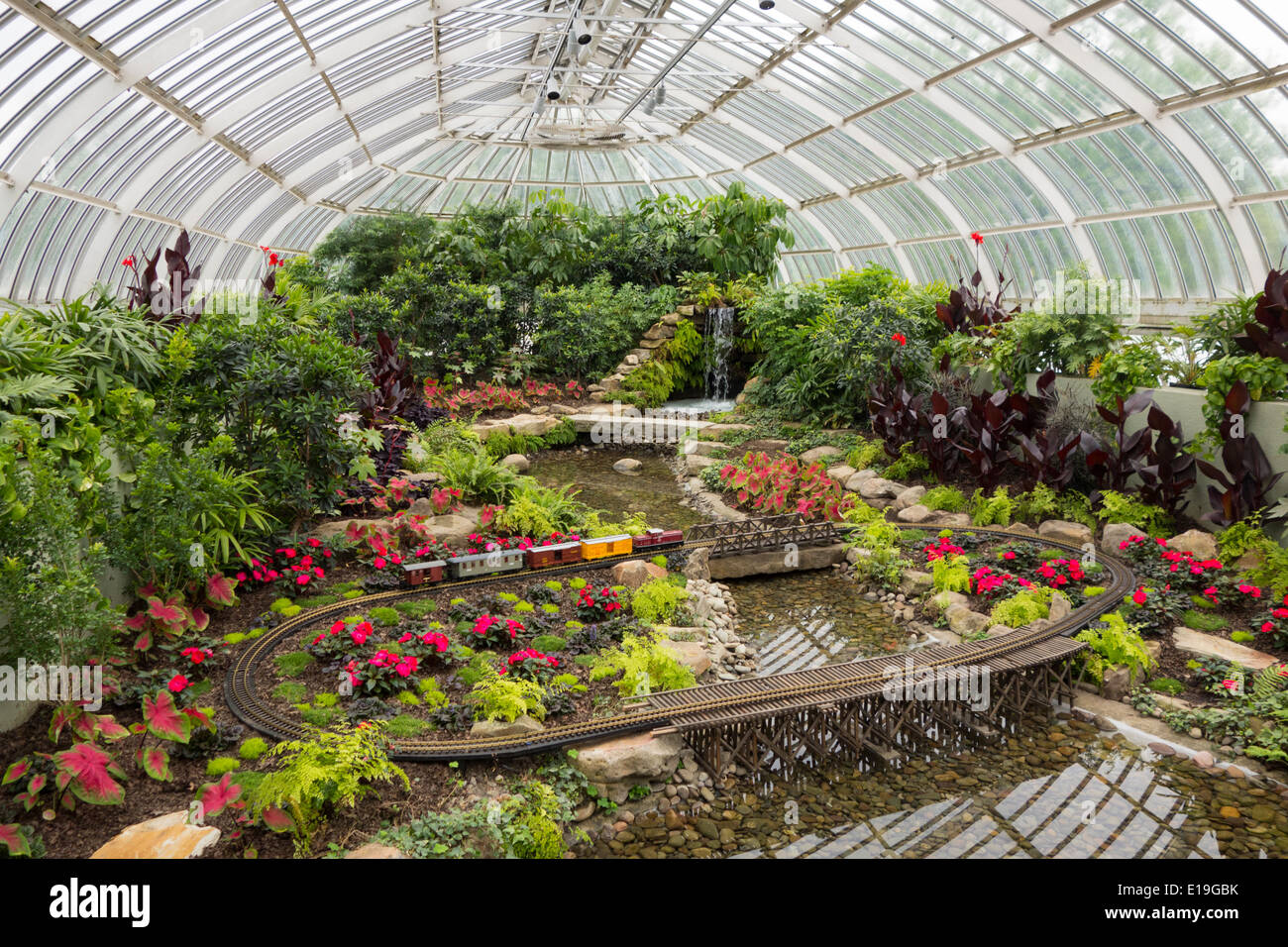 Model train botanical garden hi-res stock photography and images - Alamy