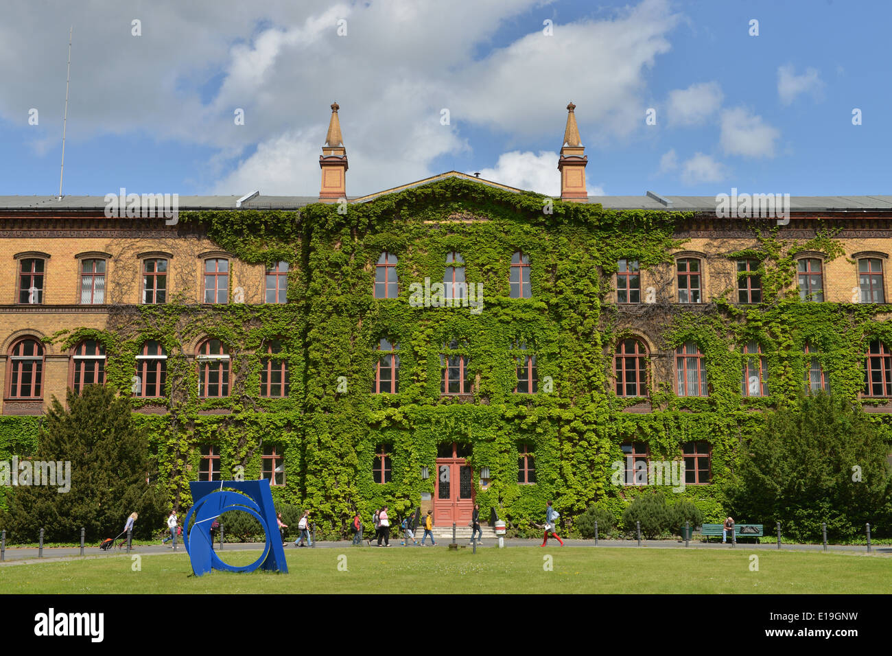 Hauptgebaeude, Karl-Bonhoeffer-Nervenklinik, Oranienburger Strasse ...