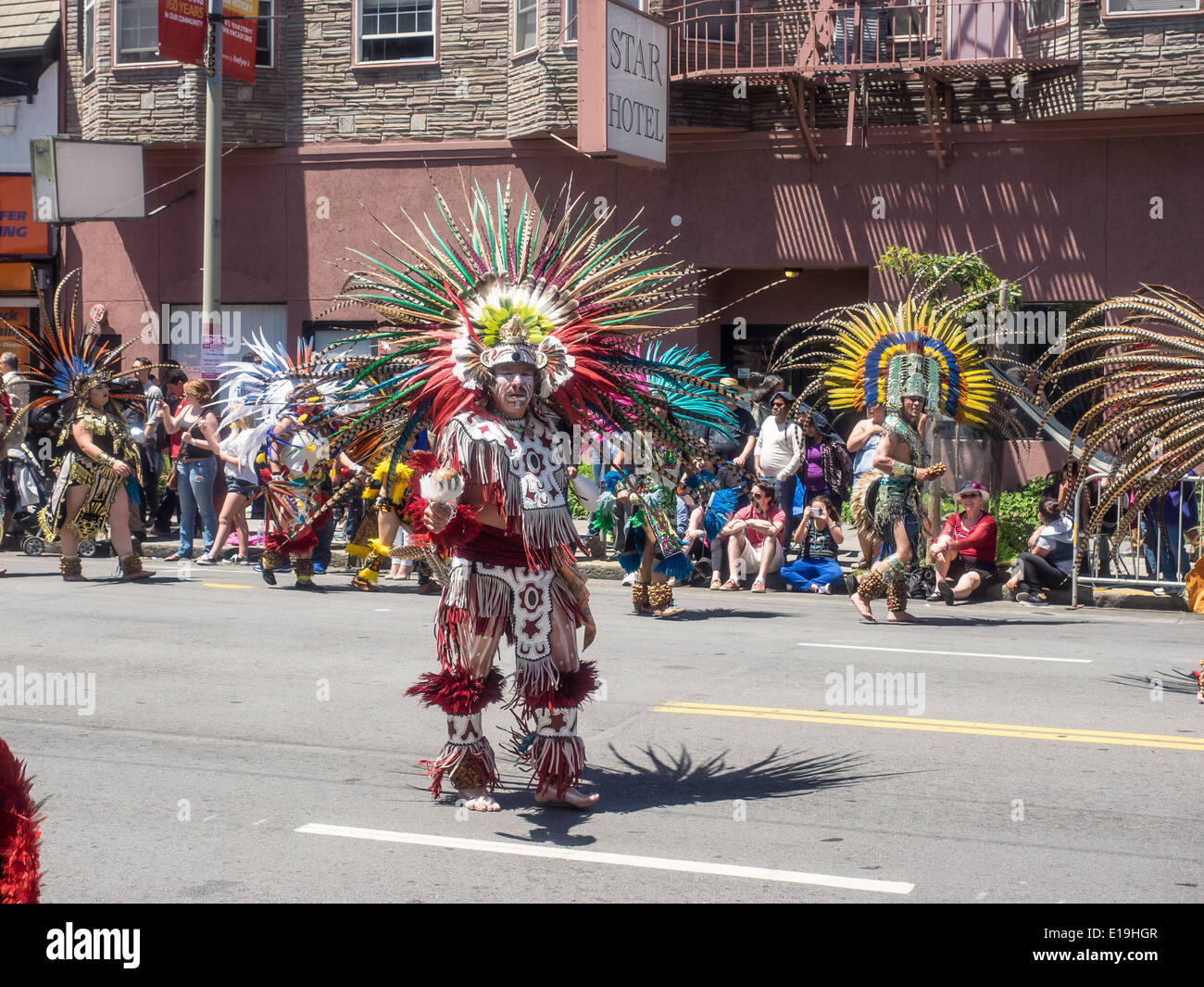 SAN FRANCISCO, CA/USA - MAY 25: San Francisco Carnaval Grand Parade on ...