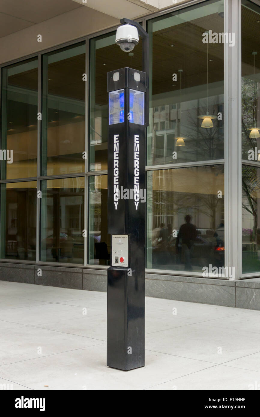 Urban hospital hi-res stock photography and images - Alamy