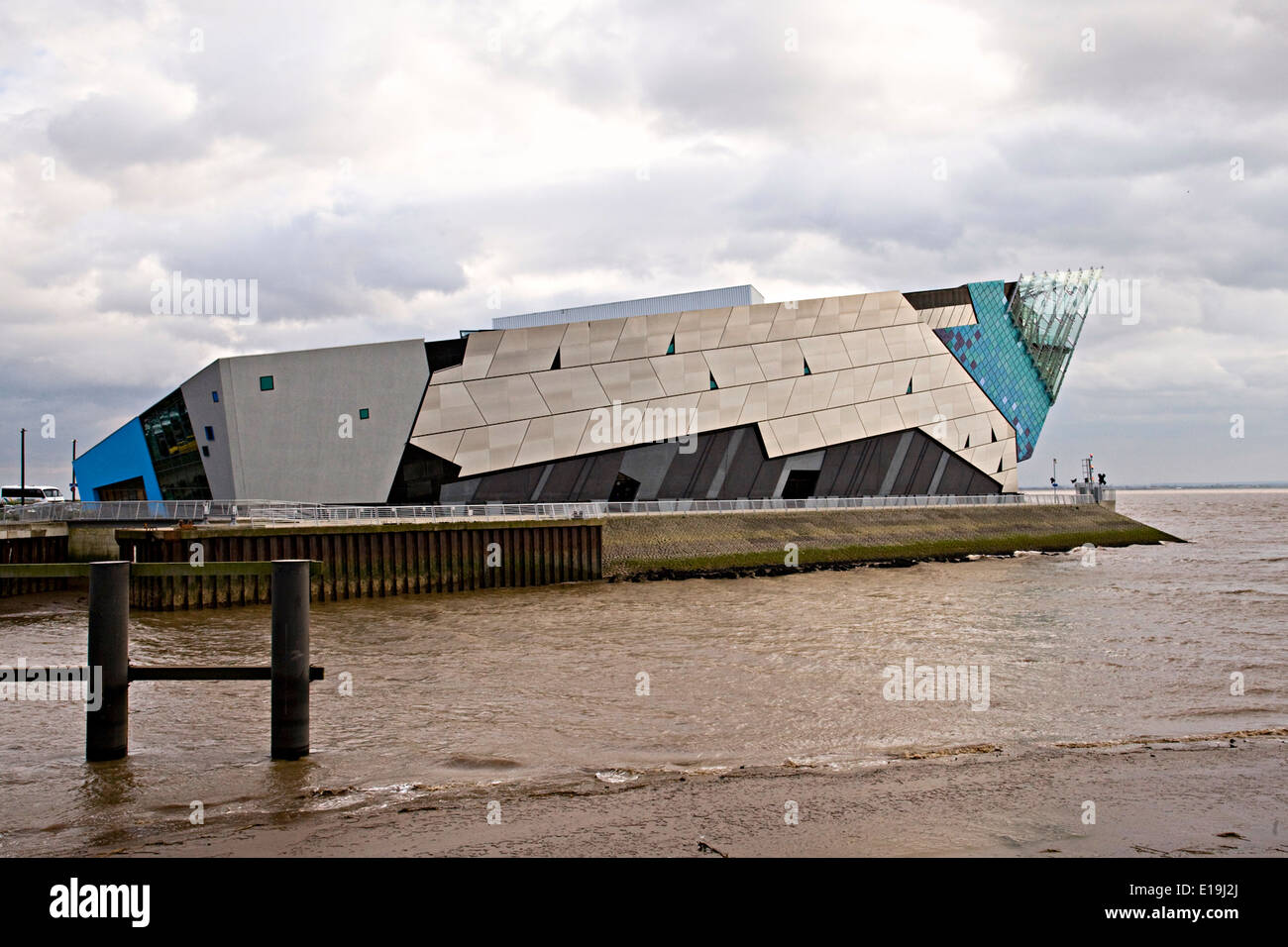The Deep aquarium Hull East Yorkshire Stock Photo - Alamy