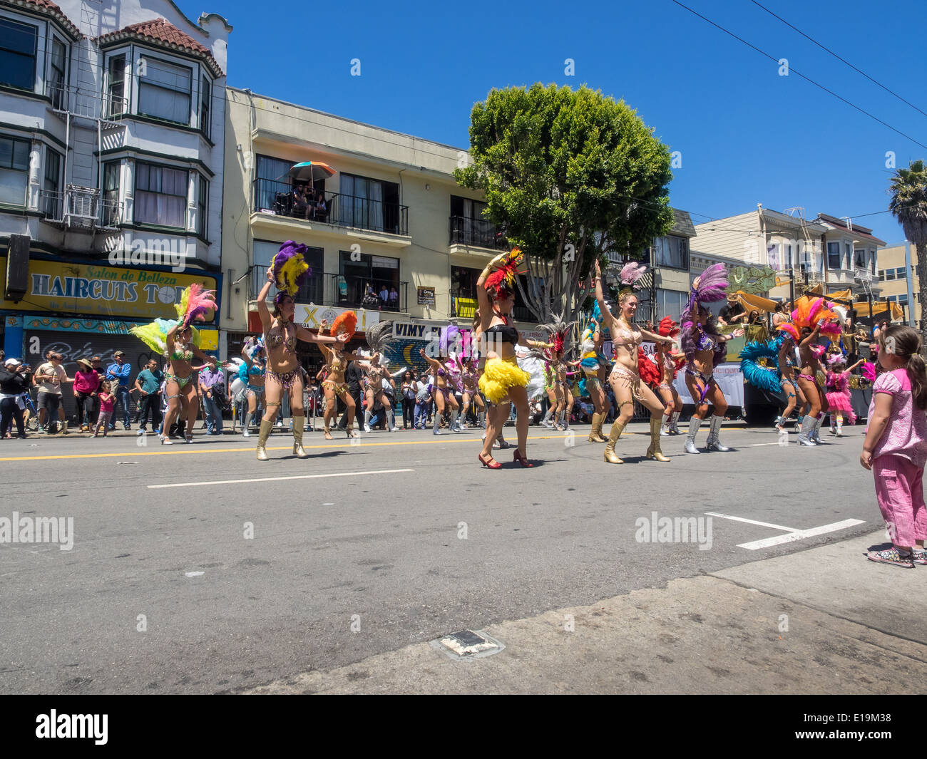 SAN FRANCISCO, CA/USA - MAY 25: San Francisco Carnaval Grand Parade on ...