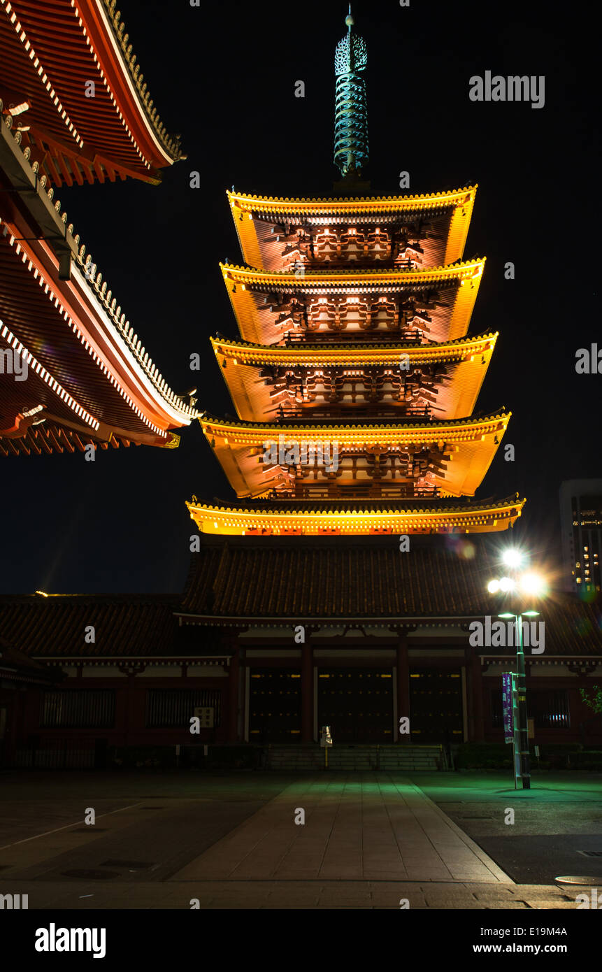 Black pagoda temple hi-res stock photography and images - Alamy