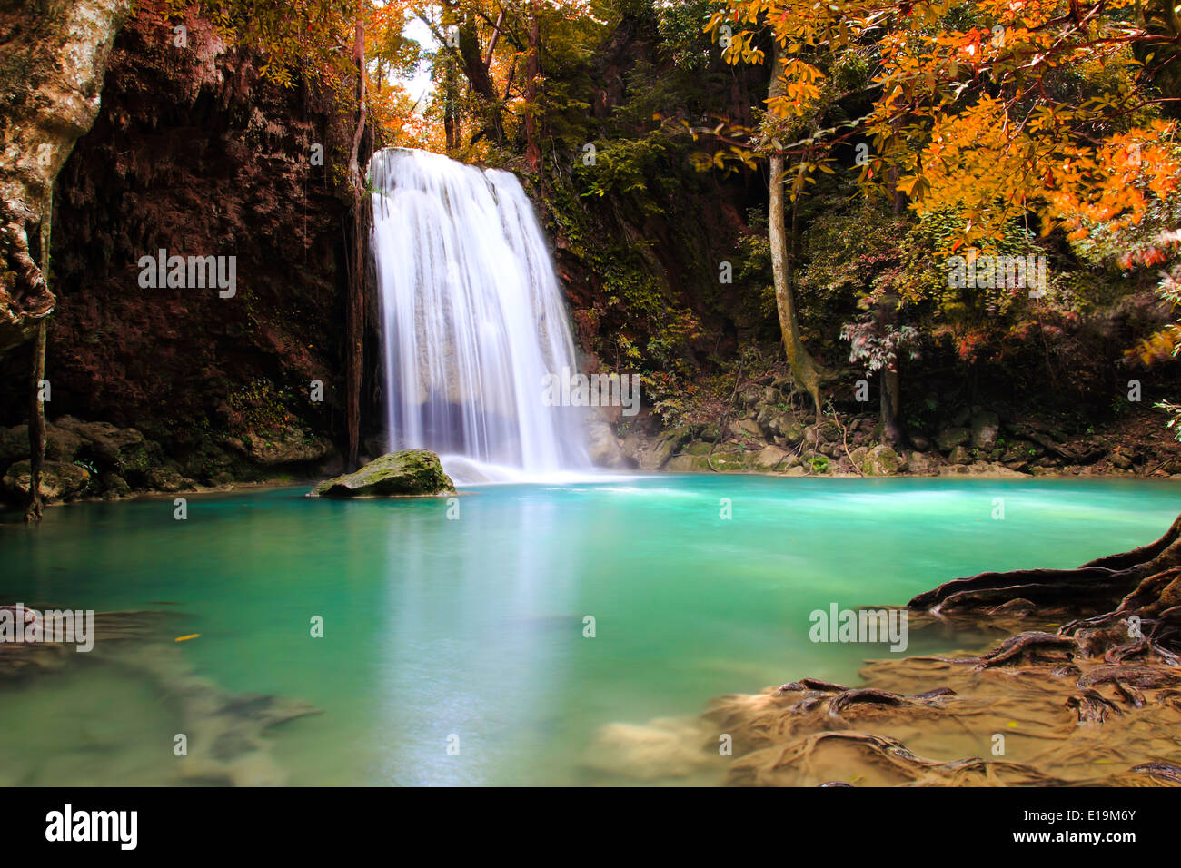 Fall season waterfall hi-res stock photography and images - Alamy
