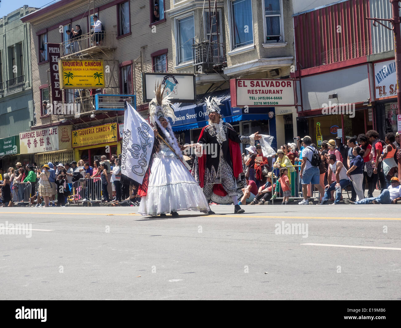 SAN FRANCISCO, CA/USA - MAY 25: San Francisco Carnaval Grand Parade on ...