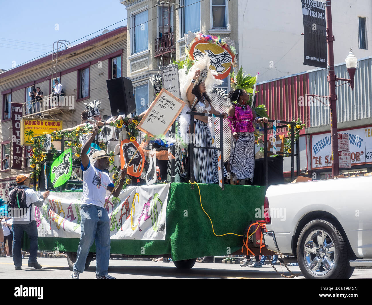 SAN FRANCISCO, CA/USA - MAY 25: San Francisco Carnaval Grand Parade on ...