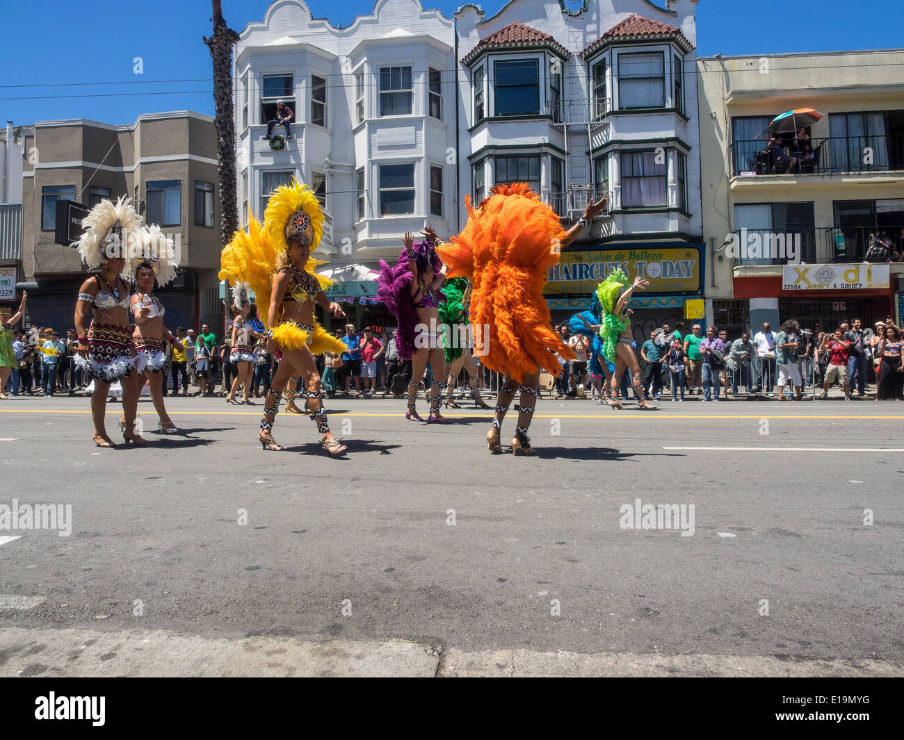 SAN FRANCISCO, CA/USA - MAY 25: San Francisco Carnaval Grand Parade on ...