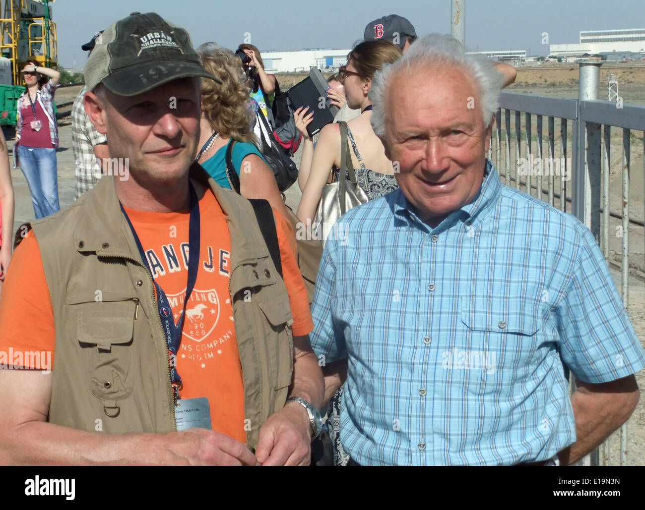 Baikonur, Kazakhstan. 26th May, 2014. The father of German astronaut ...