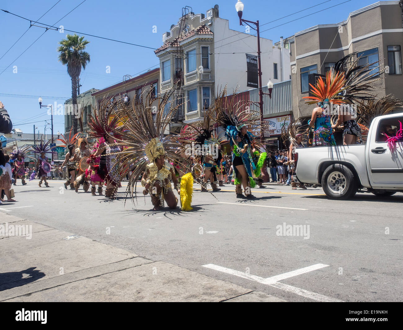SAN FRANCISCO, CA/USA - MAY 25: San Francisco Carnaval Grand Parade on ...