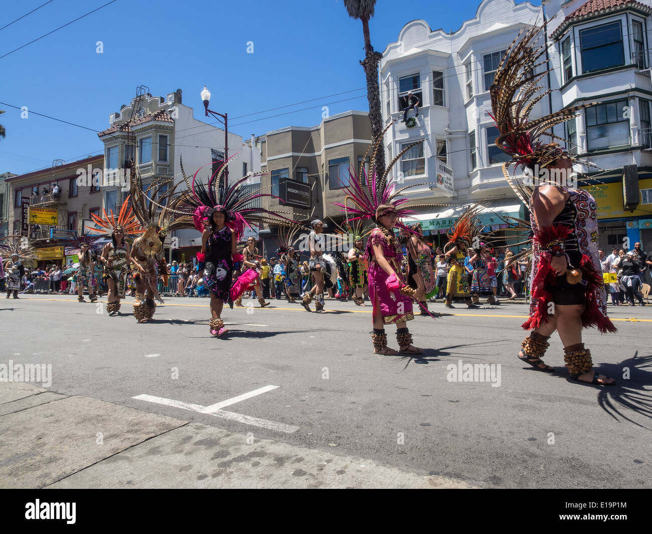 SAN FRANCISCO, CA/USA - MAY 25: San Francisco Carnaval Grand Parade on ...