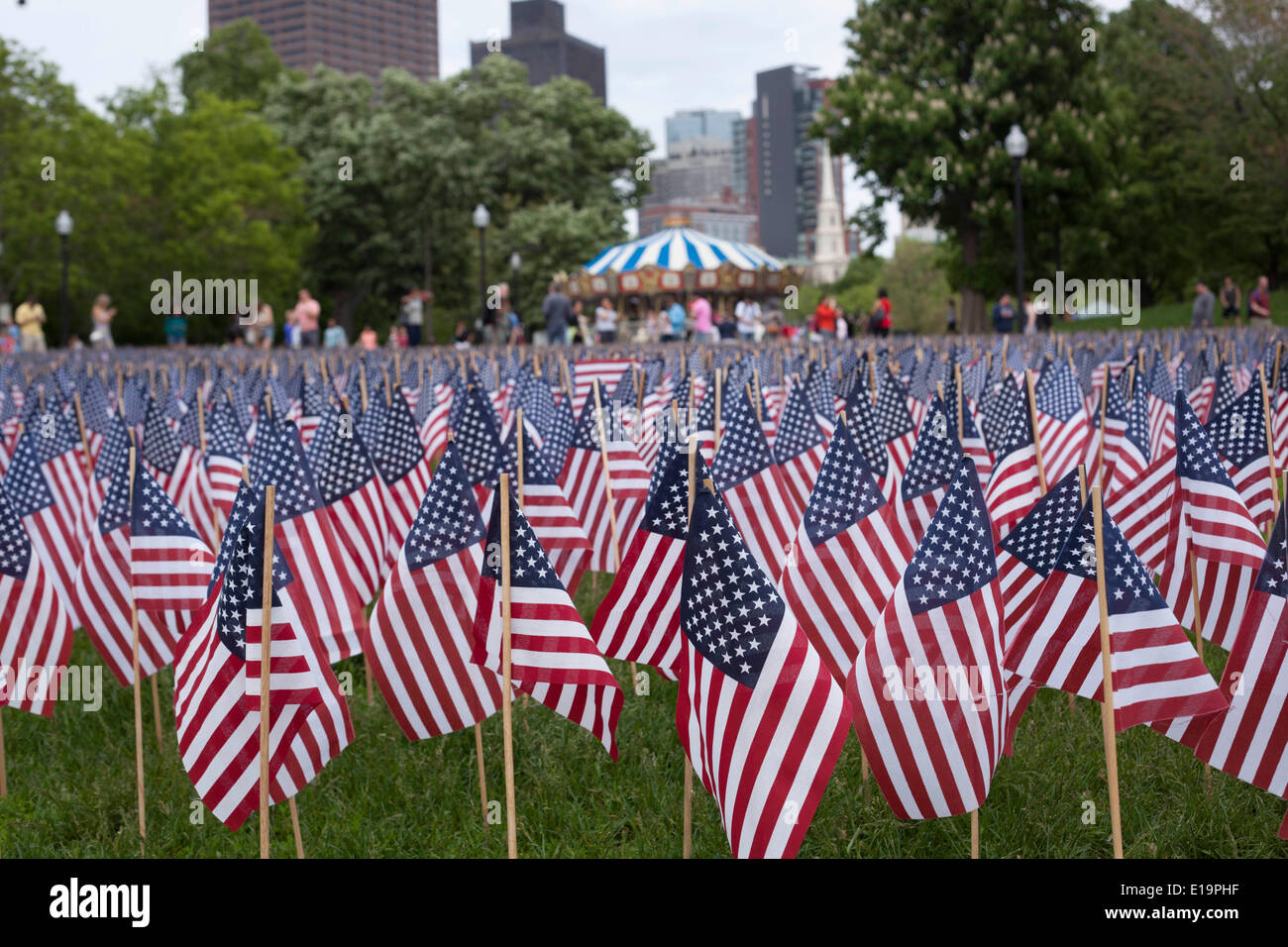 Boston, Massachusetts, USA. 26th May, 2014. 37,000 flags were planted ...