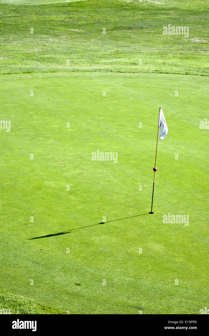 Flag golf course hi-res stock photography and images - Alamy