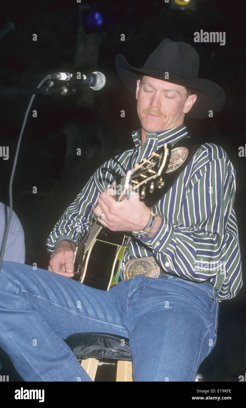 TRACEY LAWRENCE US Country musician in April 1999. Photo Jeffrey Mayer ...