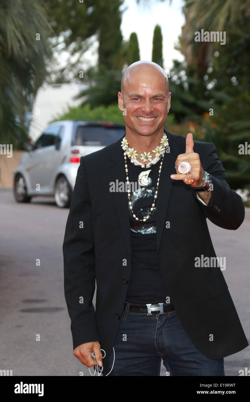 Tom oliver hi-res stock photography and images - Alamy