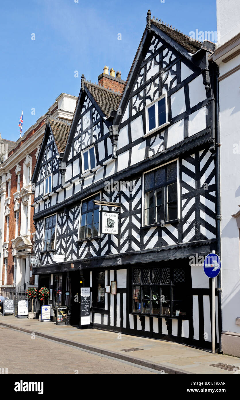Front view of the Tudor cafe along Bore Street, build 1510, Lichfield ...