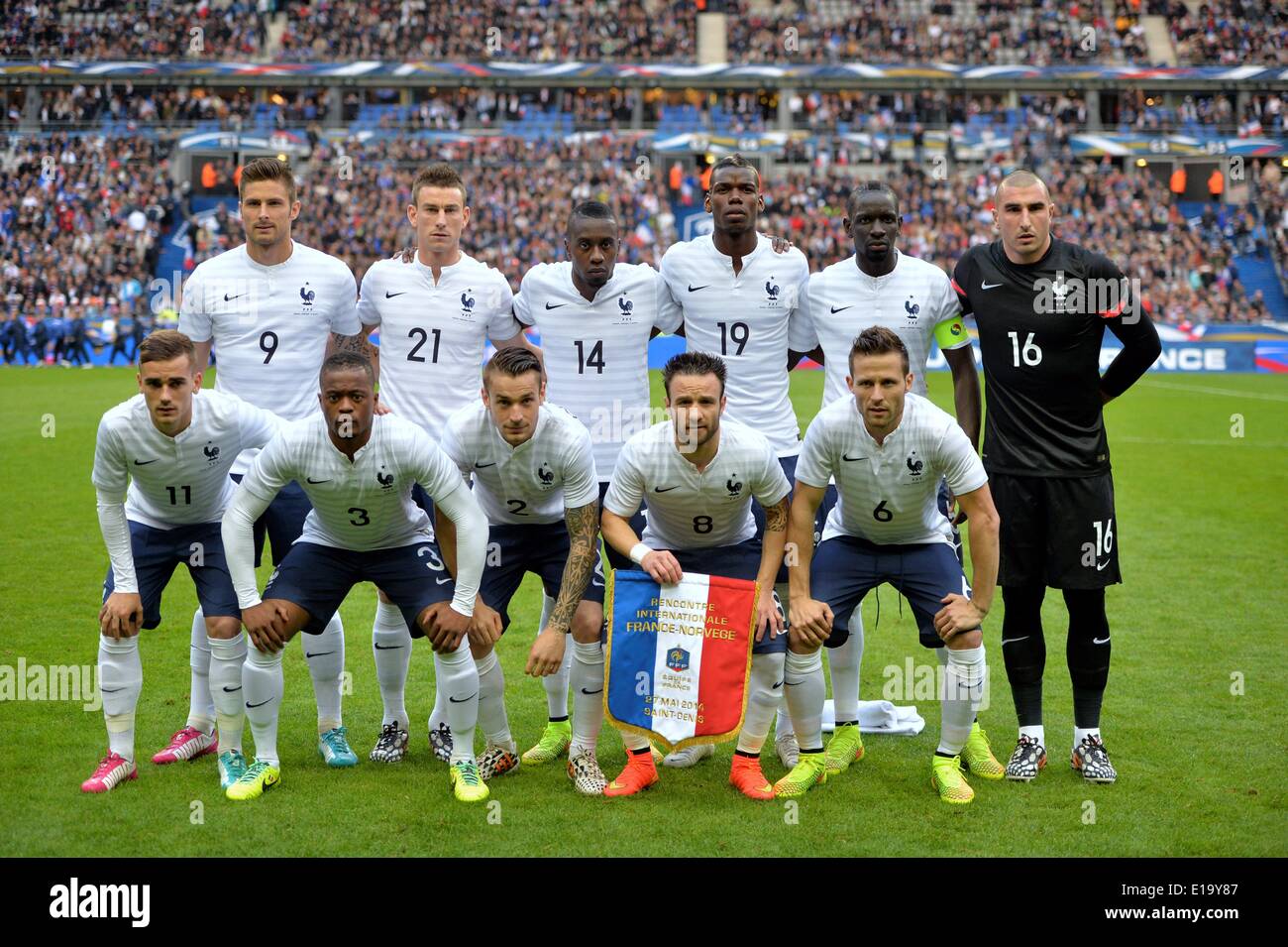 Paris, France. 27th May, 2014. The French side pose for a team ...