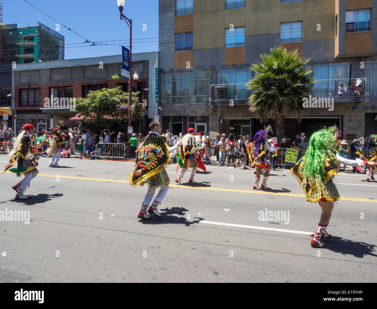 SAN FRANCISCO, CA/USA - MAY 25: San Francisco Carnaval Grand Parade on ...