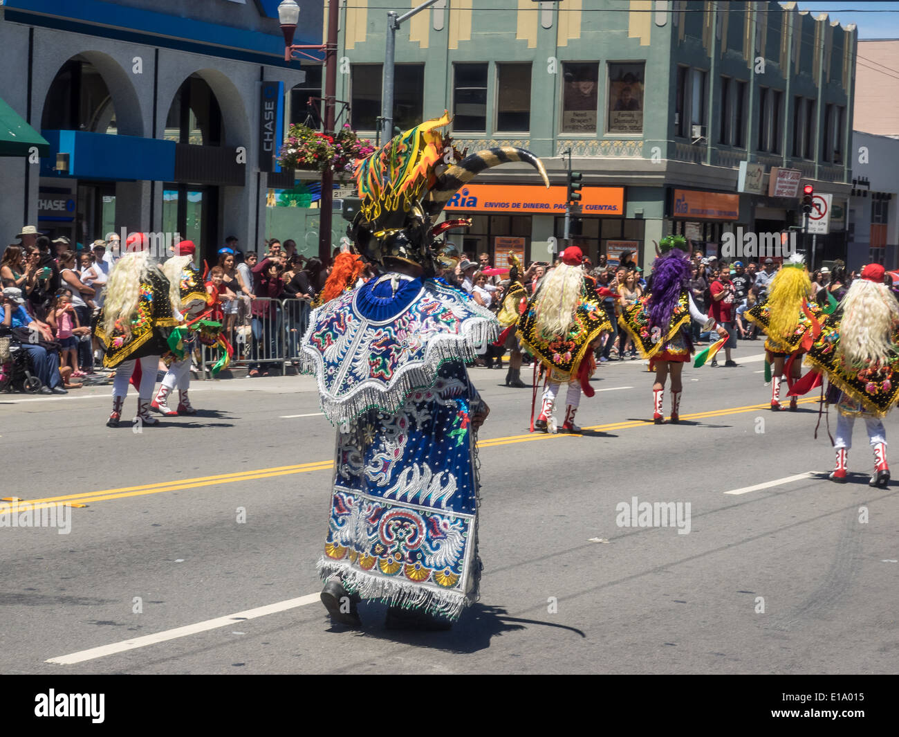SAN FRANCISCO, CA/USA - MAY 25: San Francisco Carnaval Grand Parade on ...