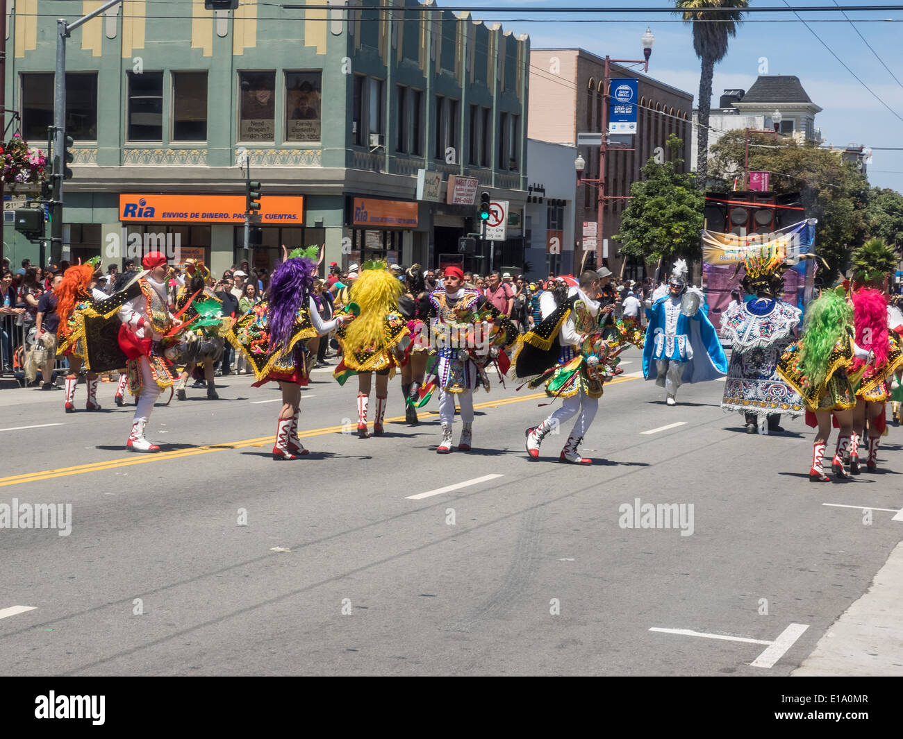 SAN FRANCISCO, CA/USA - MAY 25: San Francisco Carnaval Grand Parade on ...