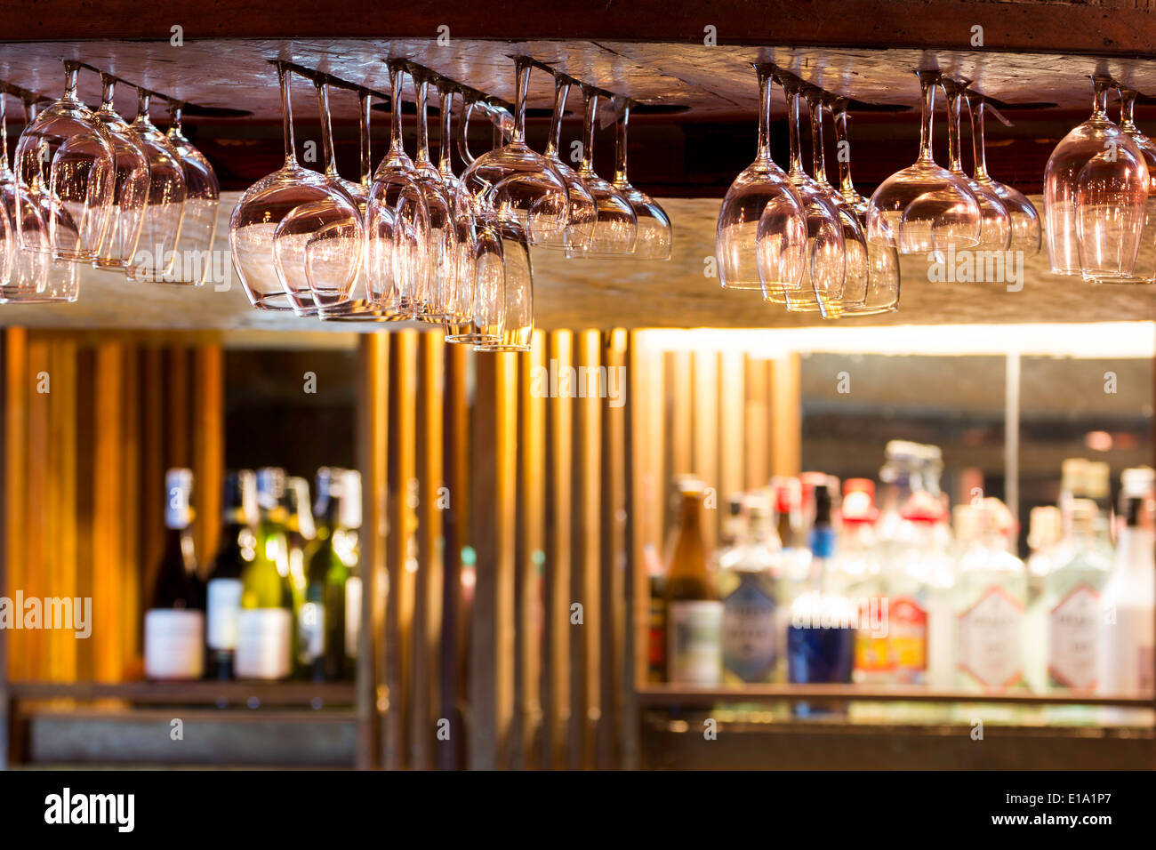 Empty bar bar hi-res stock photography and images - Alamy