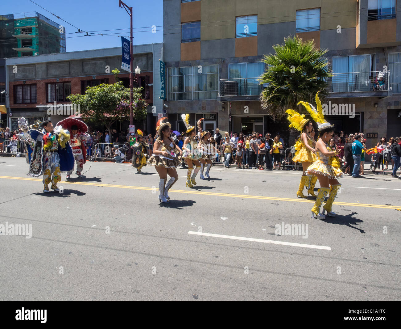 SAN FRANCISCO, CA/USA - MAY 25: San Francisco Carnaval Grand Parade on ...