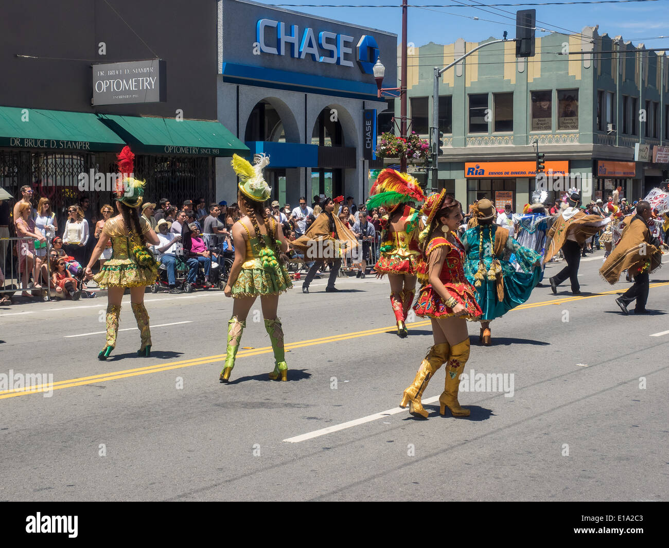 SAN FRANCISCO, CA/USA - MAY 25: San Francisco Carnaval Grand Parade on ...