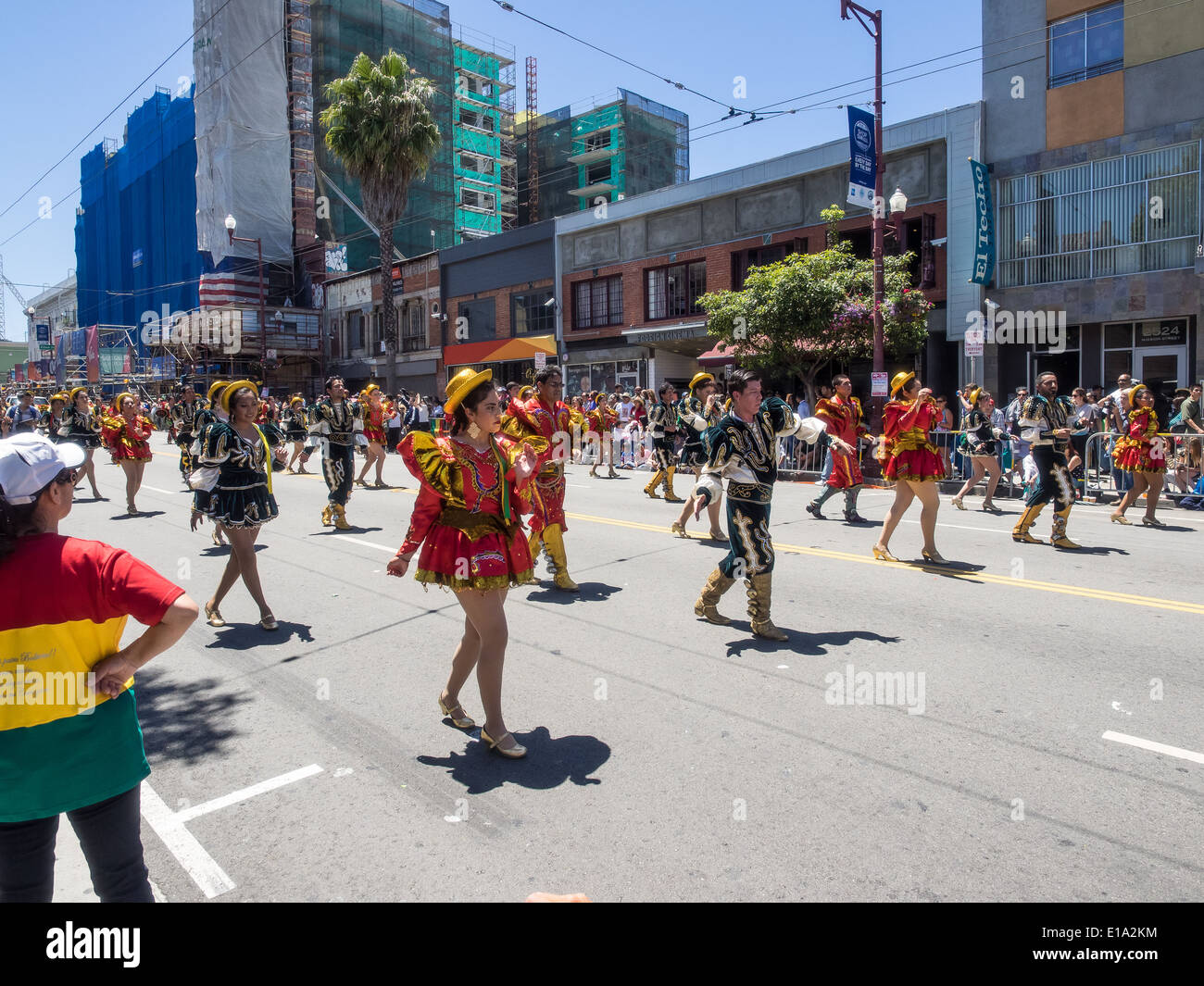 SAN FRANCISCO, CA/USA - MAY 25: San Francisco Carnaval Grand Parade on ...