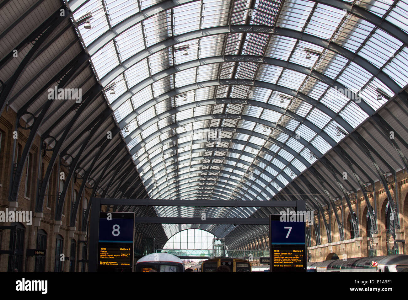Roof structure at Kings Cross railway station London Stock Photo - Alamy