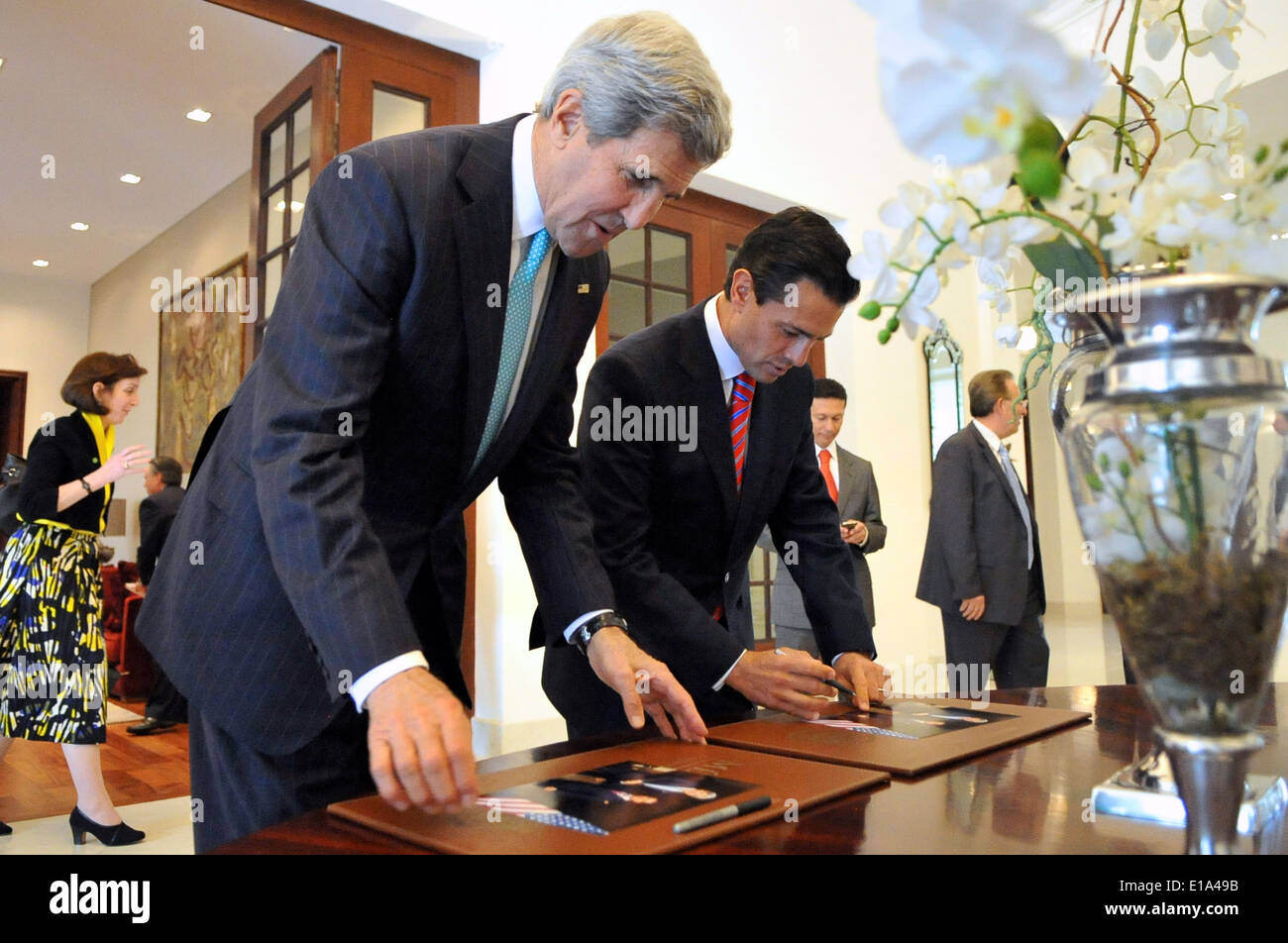 Secretary Kerry, Mexican President Peña Nieto Sign Photos Stock Photo ...