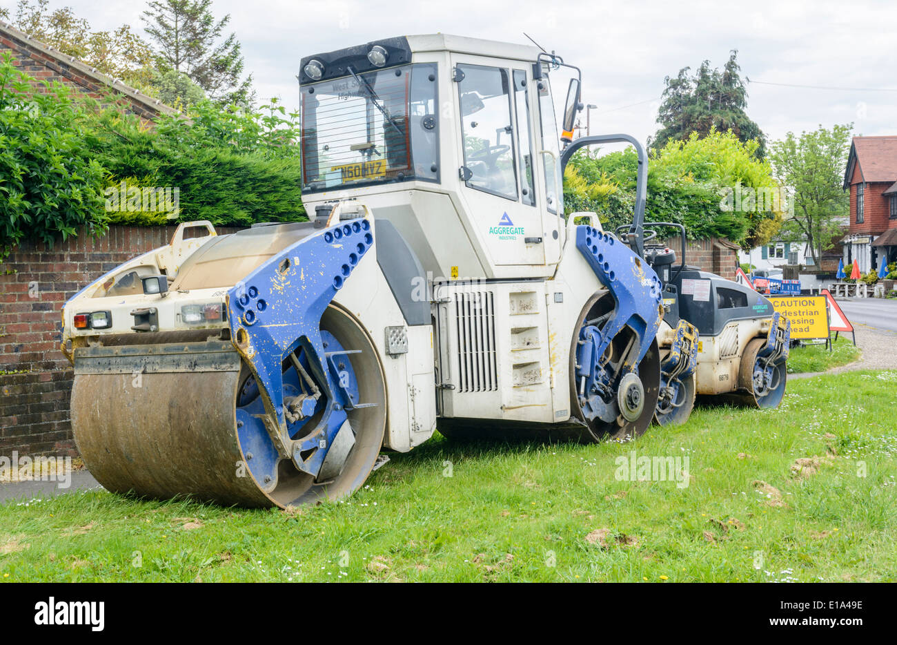 Steam roller hi-res stock photography and images - Alamy